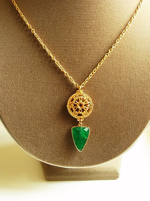 Turkish Gold Filigree Emerald Gemstone Pendant Necklace // 22K