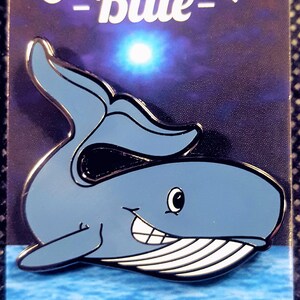 Whale pin | Etsy
